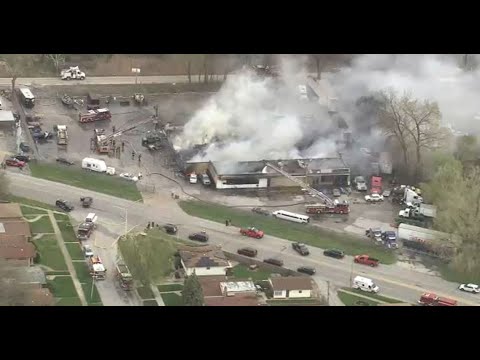 LIVE: Chopper over warehouse fire in Dolton, IL - YouTube