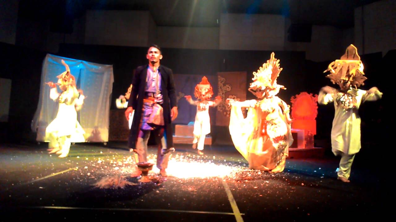 Teater Bangsawan Latah Tuah Riau - YouTube