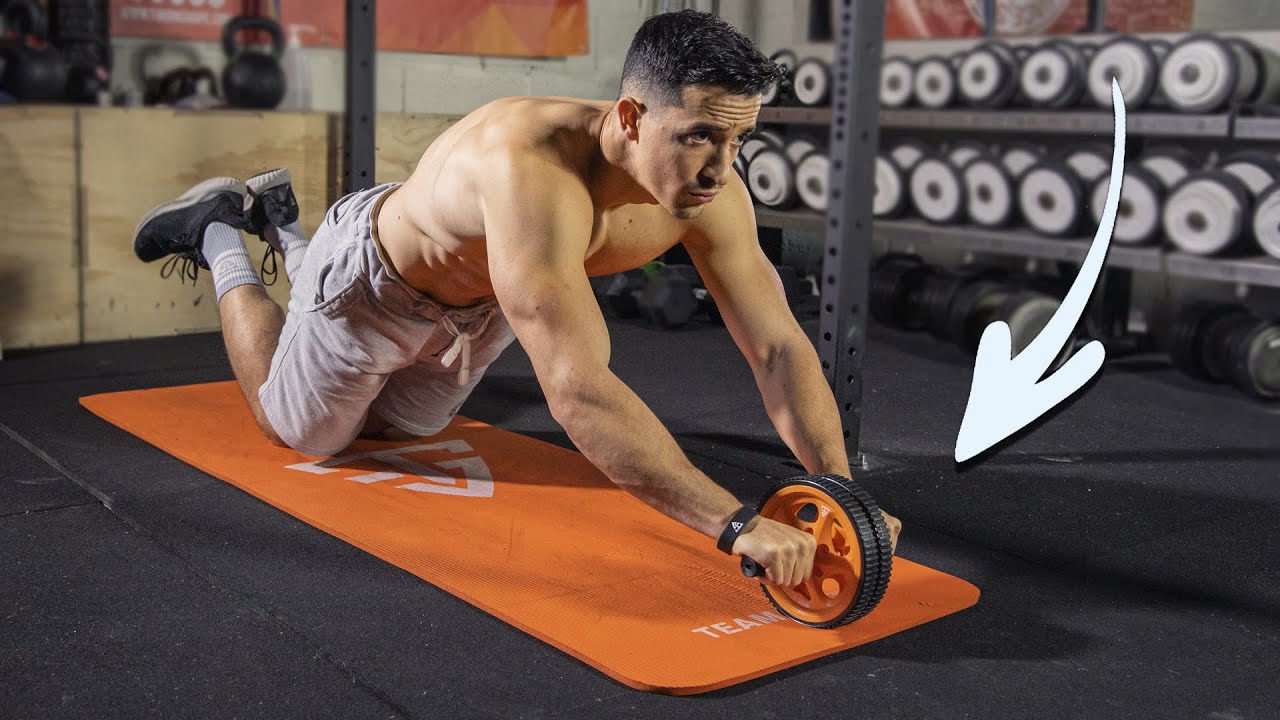 Le meilleur exercice pour avoir des abdos : la roue abdos ! (AB WHEEL ...