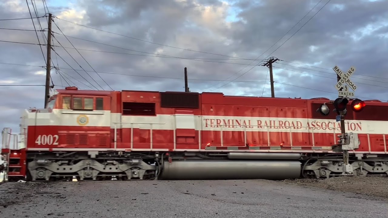 TPC Gate Mechs & TRRA SD60Is! TRRA Mixed Freight Train - Branch Street ...