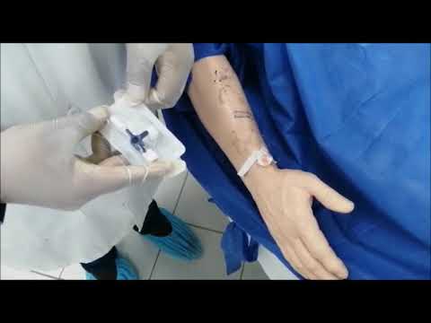 Colocación de venoclisis y llave de tres vías - YouTube