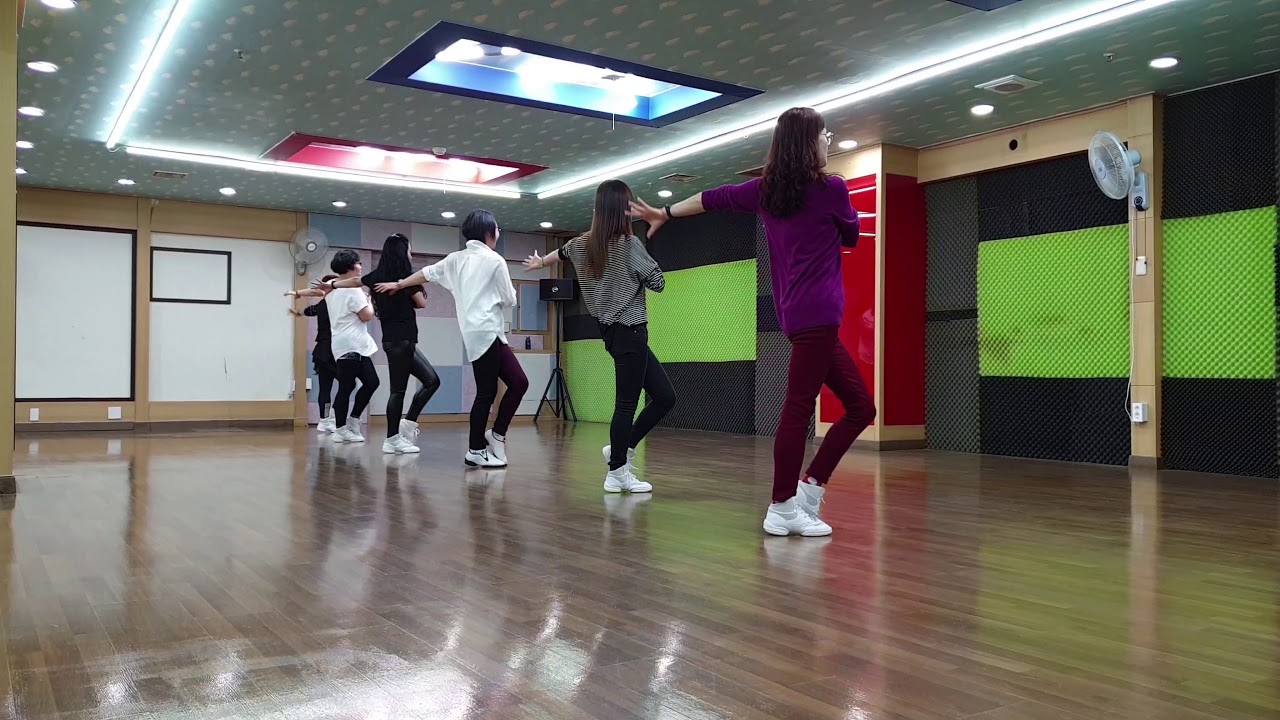 Call On Me - line dance (demo) - YouTube