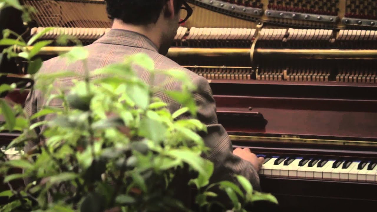 Ulises Conti en la terraza - "Manuel" - YouTube