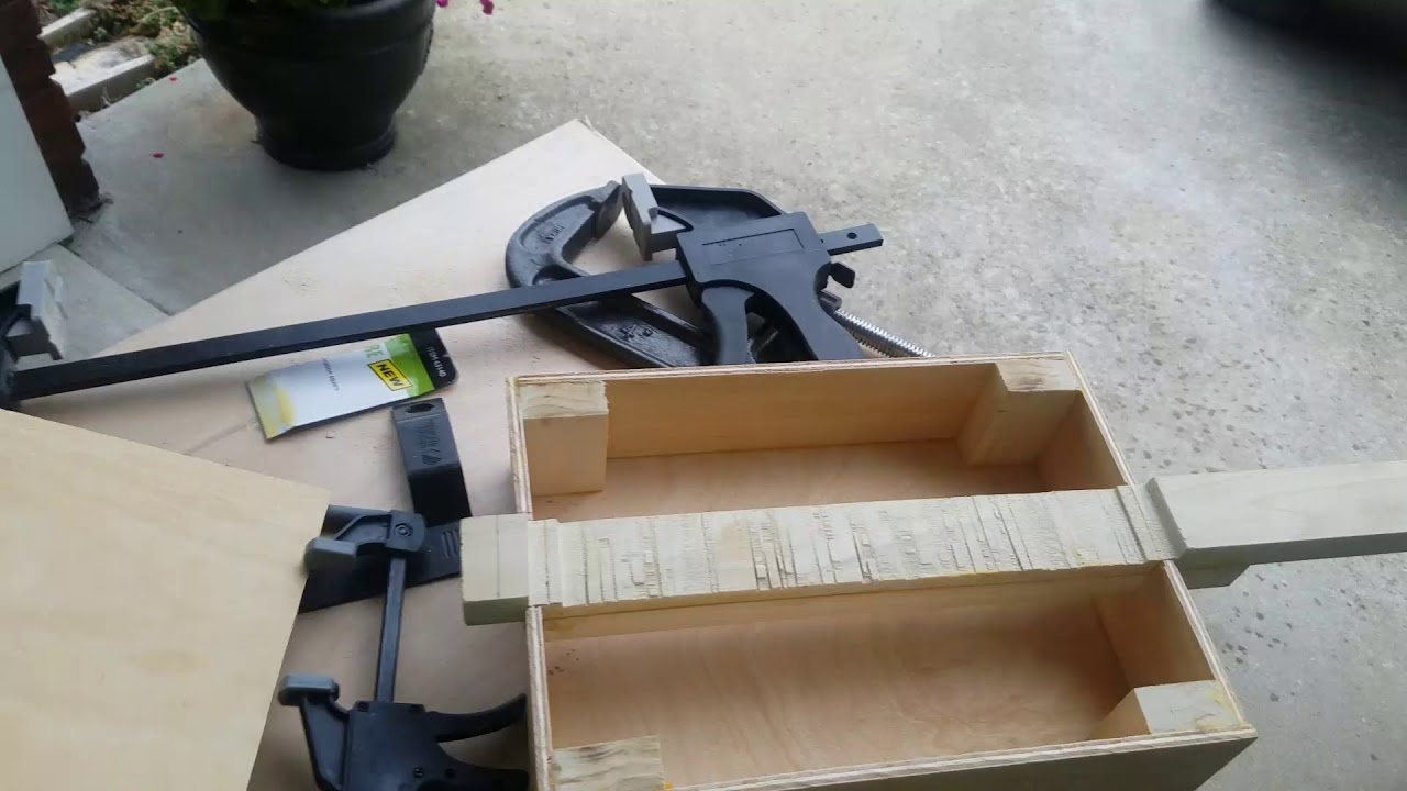 Cigar Box Guitar Build - YouTube