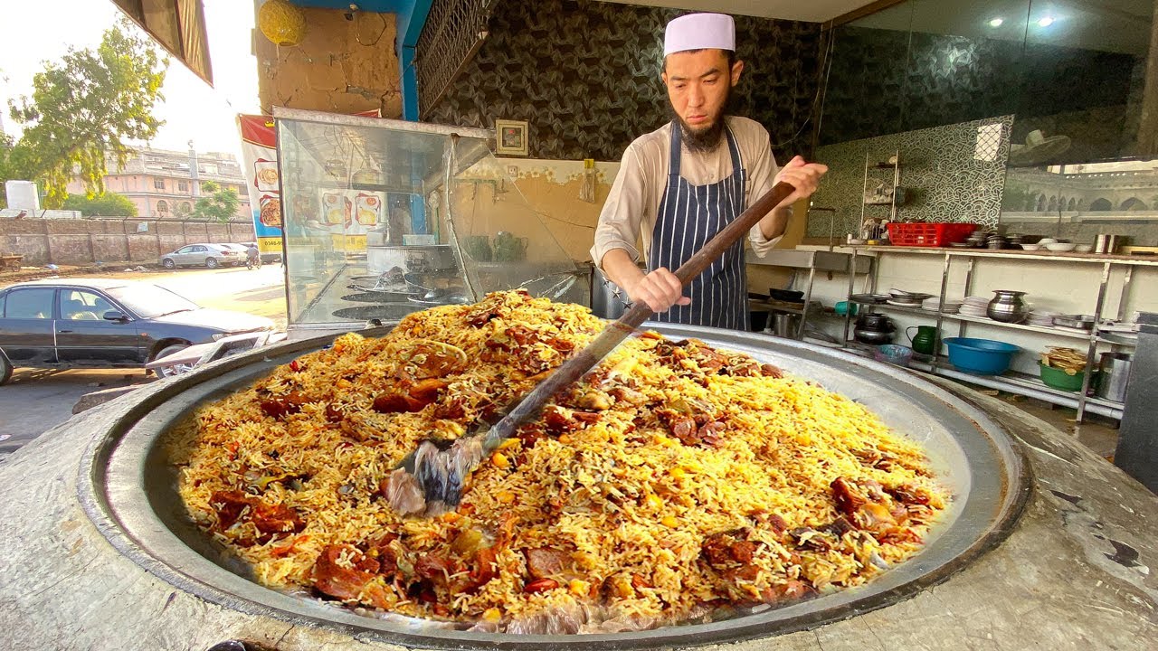 Uzbeki Kabuli Pulao Recipe | Biggest Pulao Making in Pakistan - How To ...