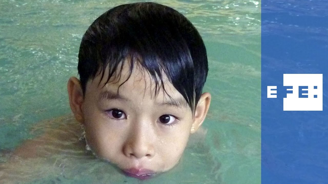 Aprender a nadar para enfrentar ríos e inundaciones - YouTube