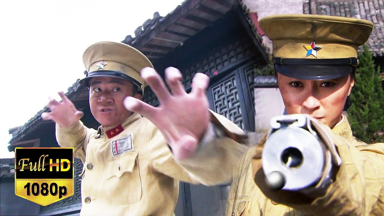 A guy uses an eagle claw kung fu challenge Mechanical Weapon Hand ...