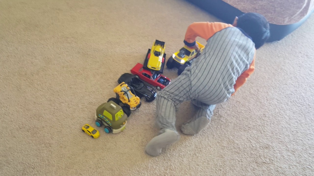 Baby's car show - YouTube