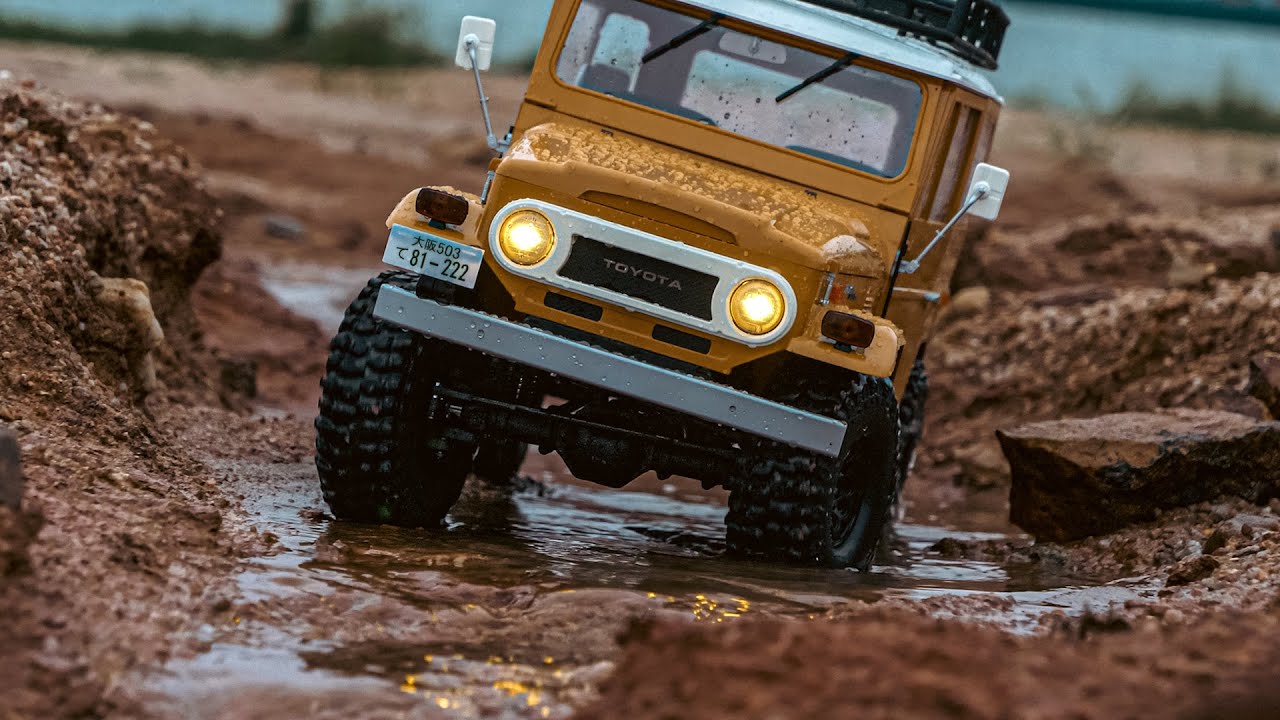 FMS 1/10 Toyota Land Cruiser FJ40 Off Road on a Rainy Day - YouTube