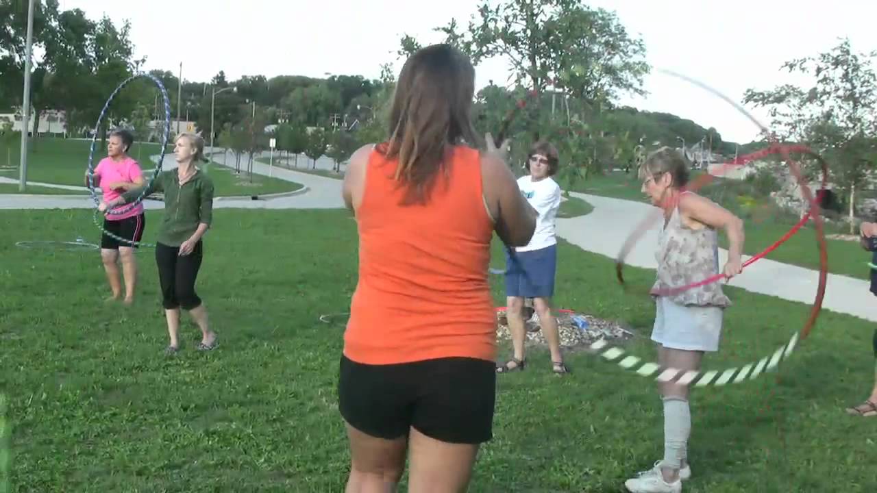 Hula-hooping for fun and fitness - YouTube