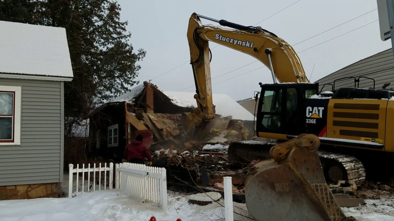Watching a House Demolition - YouTube