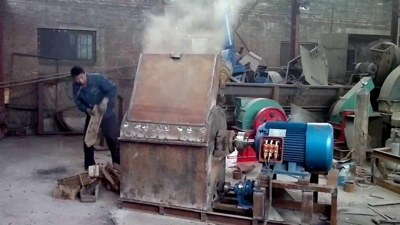 waste wood pallet crusher - YouTube