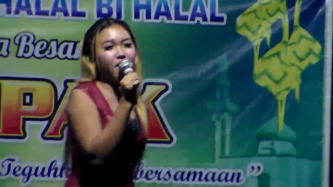 LAGU RIKO DI HALAL BIHALAL KOMPAK KEDUNGMUTIH ADA SAWERANNYA LHO - YouTube