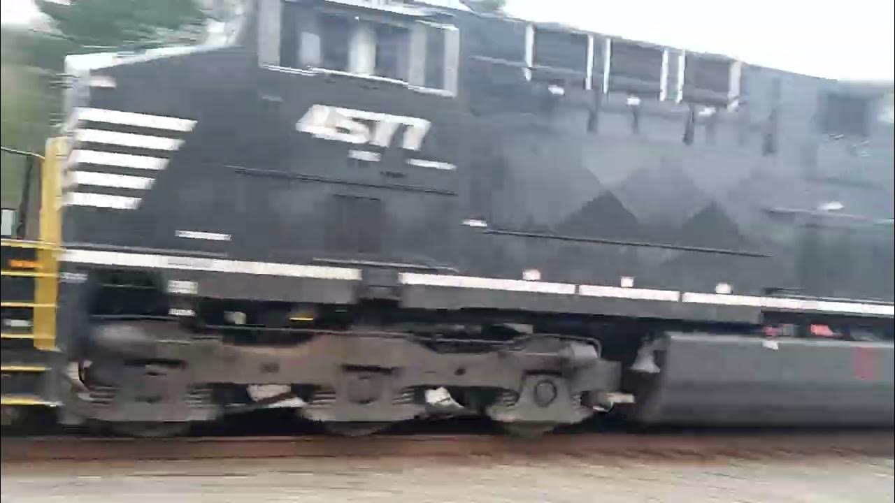 NS 369 Flyin Through Aragon, GA With NS 8101 Leading (11/12/22) - YouTube