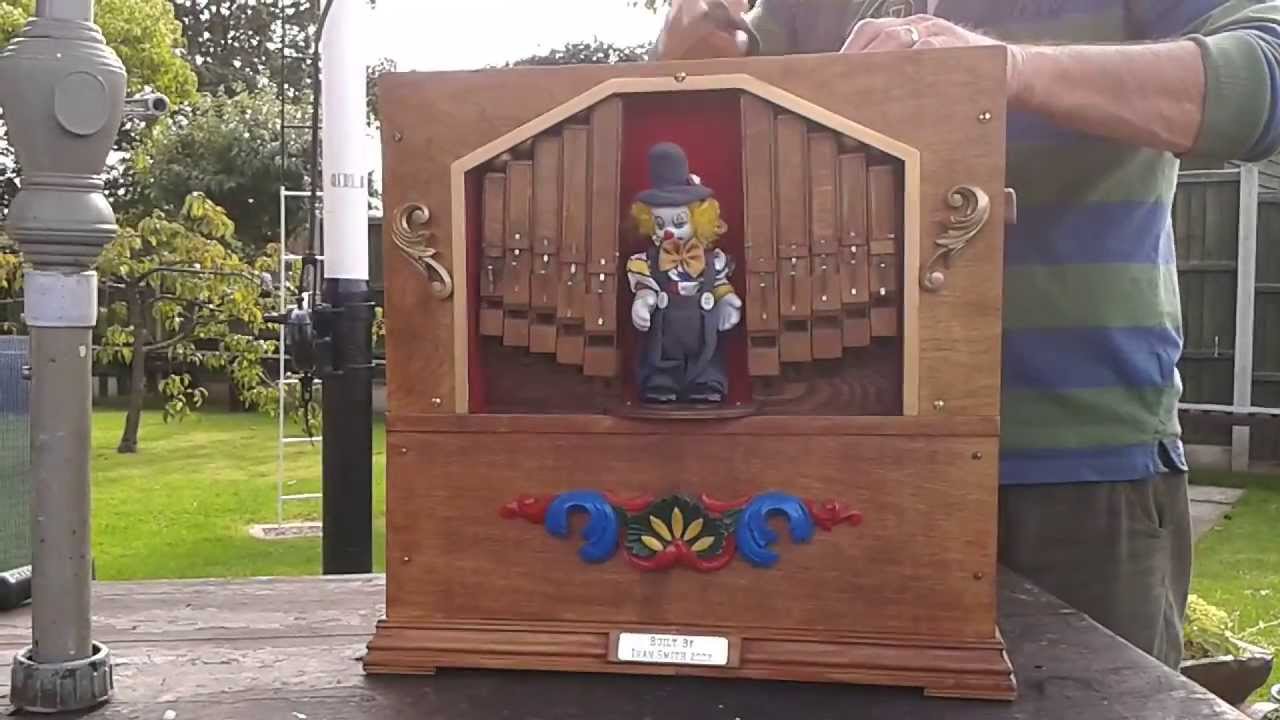 John Smith 20 note buskers organ - YouTube