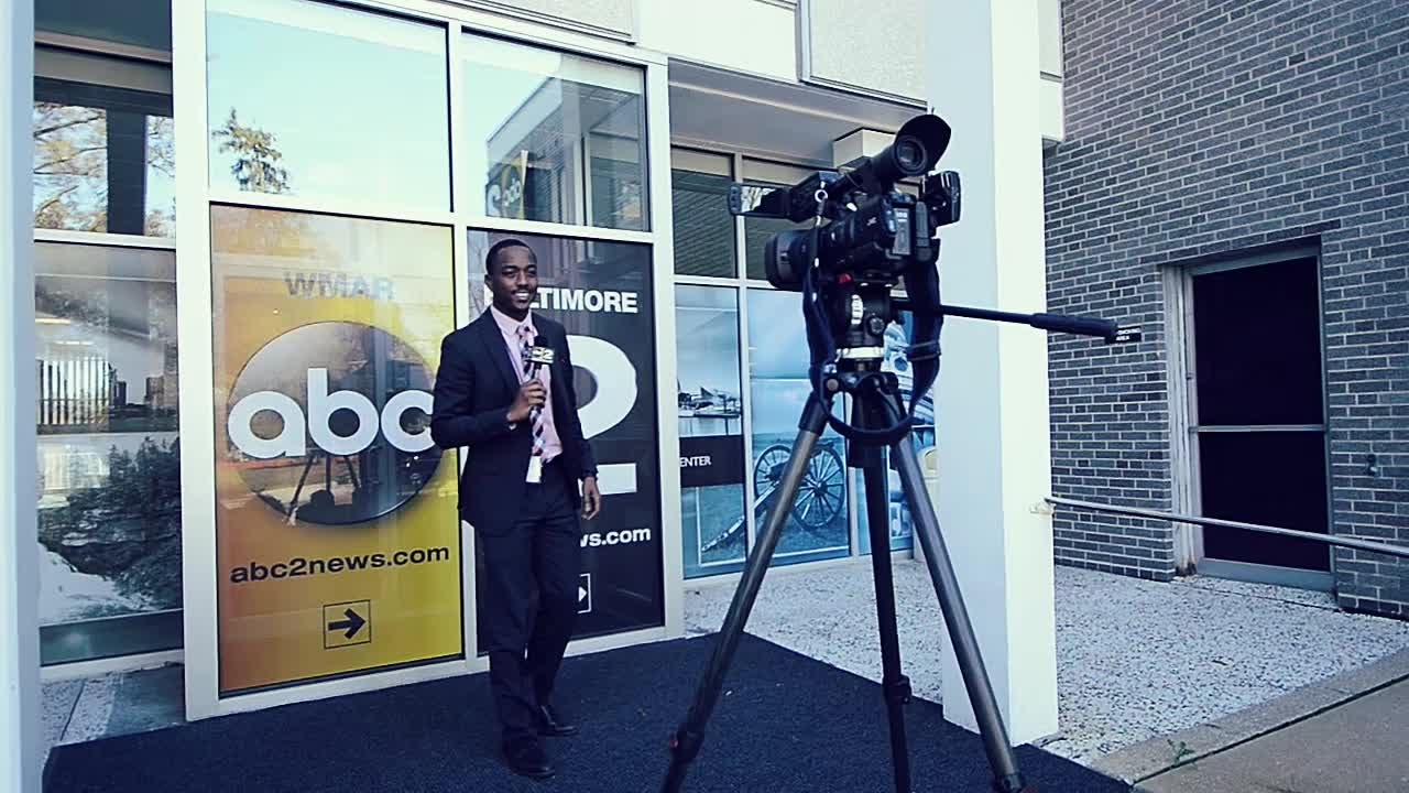ABC2 Newsroom takes on the Mannequin Challenge - YouTube