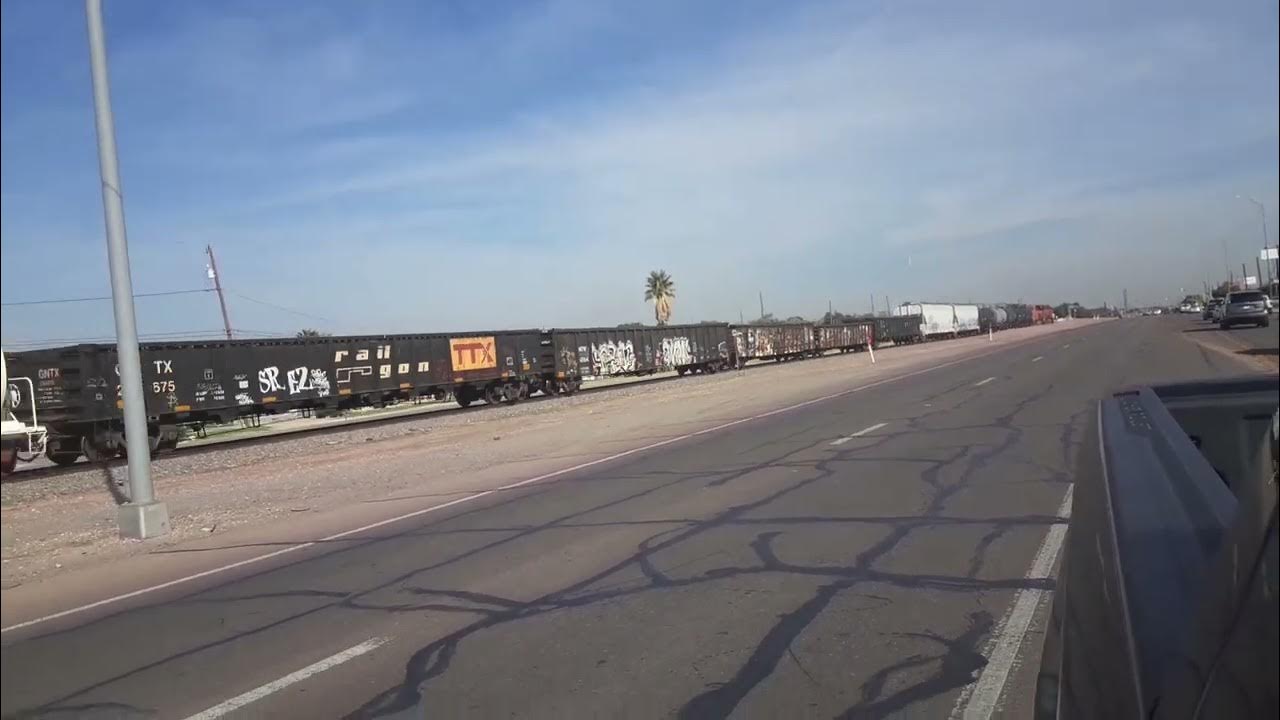 BNSF ES44AC 5935 Leads A Manifest With A Good 1st Gen K5HL On 9-8-2022 - YouTube