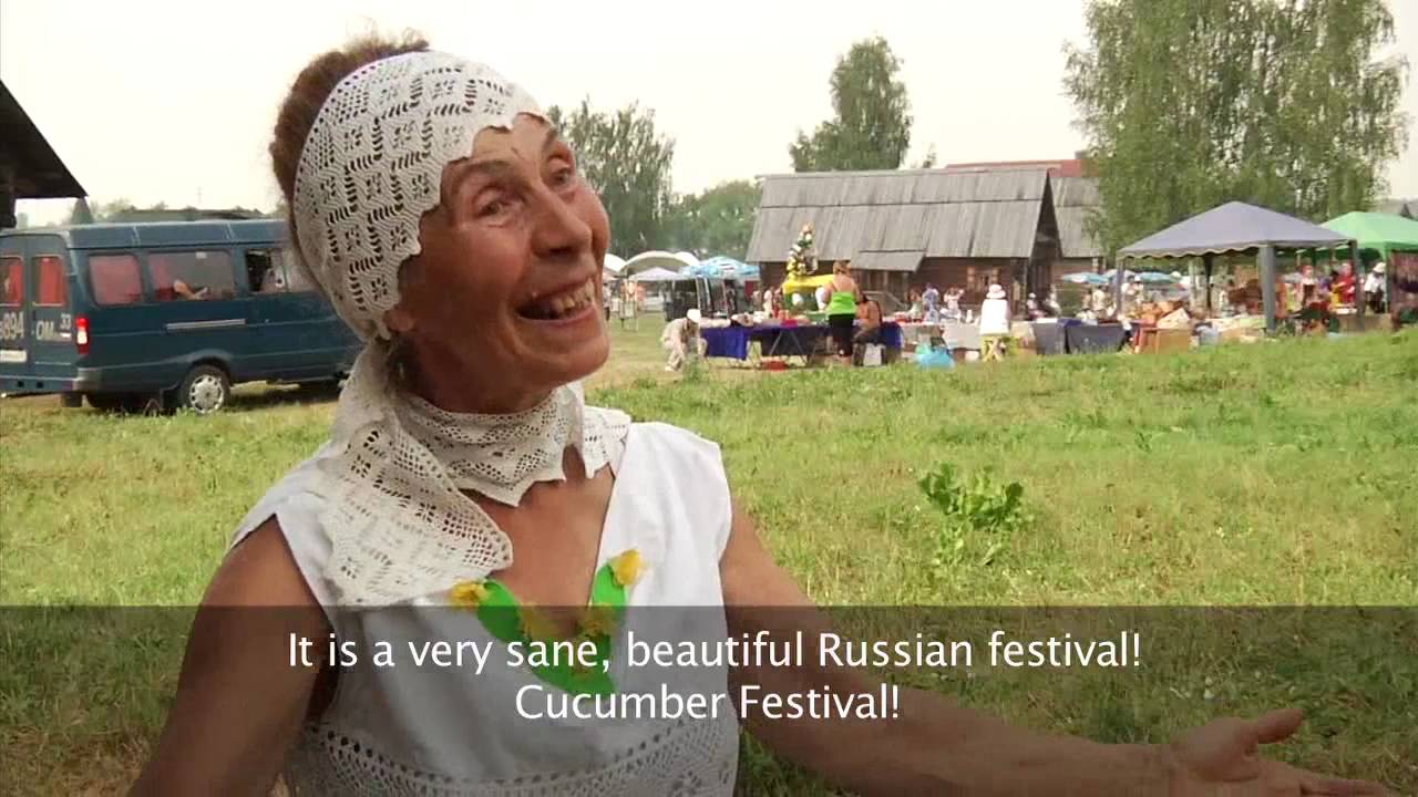 "Cucumber Queen" - Crazy Cucumber Festival. Suzdal. Russia 24.07.2010 ...