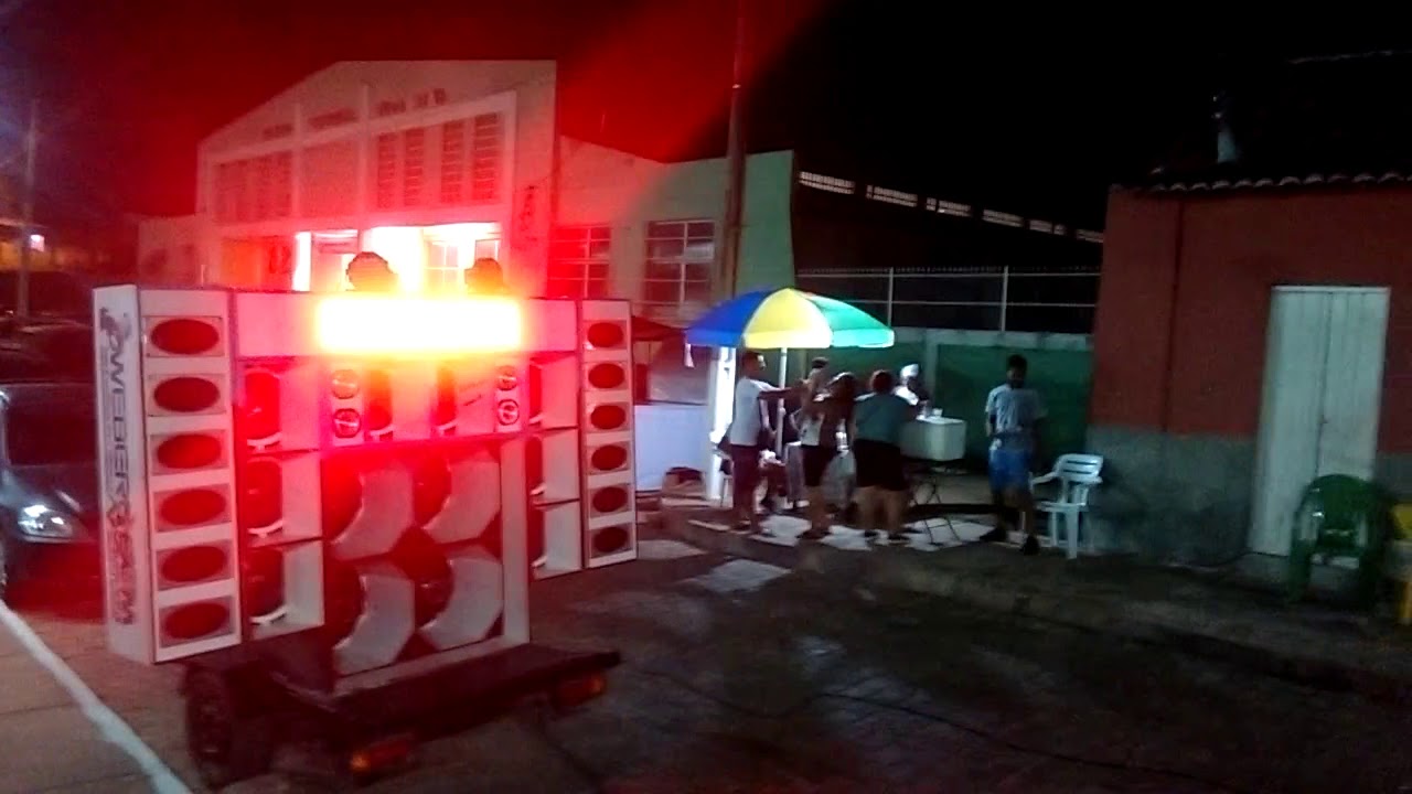 Paredão Esculacho - Tocando Aldair Playboy - YouTube