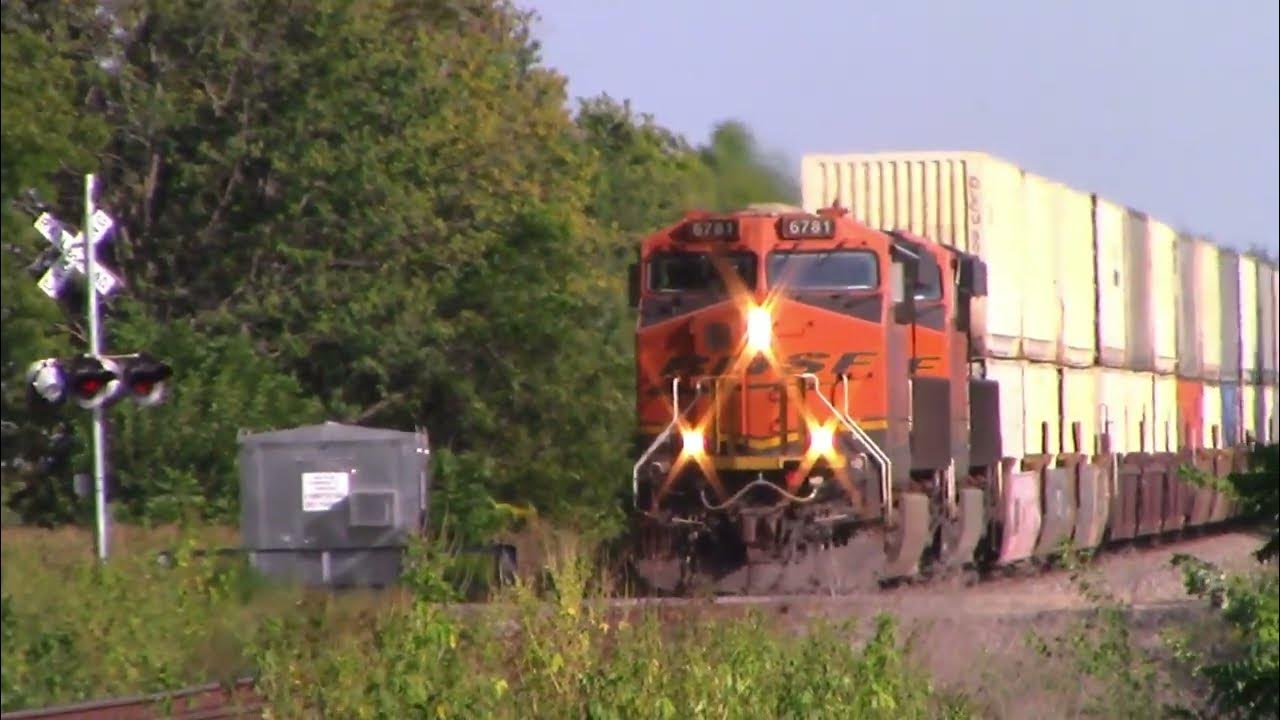 BNSF Z-CHCTAC8 Rolls Over Mile Post 89.35 on the Aurora Subdivision Near Chana, IL!! - YouTube
