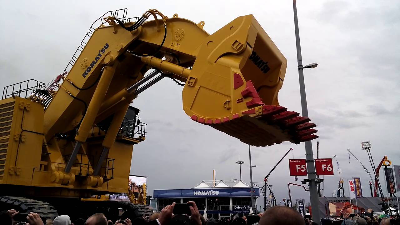 KOMATSU PC 7000 - YouTube