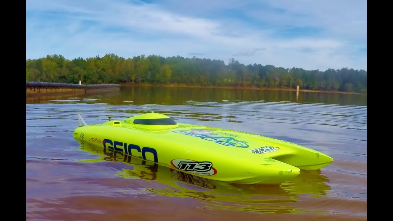 Pro Boat MISS GEICO stock 71+mph! Dasboata prop. - YouTube