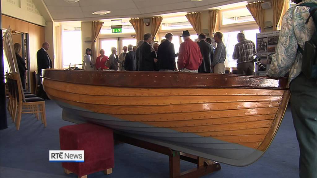 Howth Gun Running: Replica of Asgard Dinghy is launched - YouTube