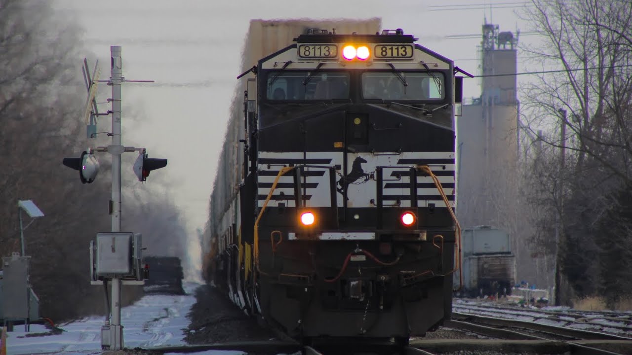 NS 27G-22 HAULS through Bryan at MP 342 with one long horn blast! - YouTube