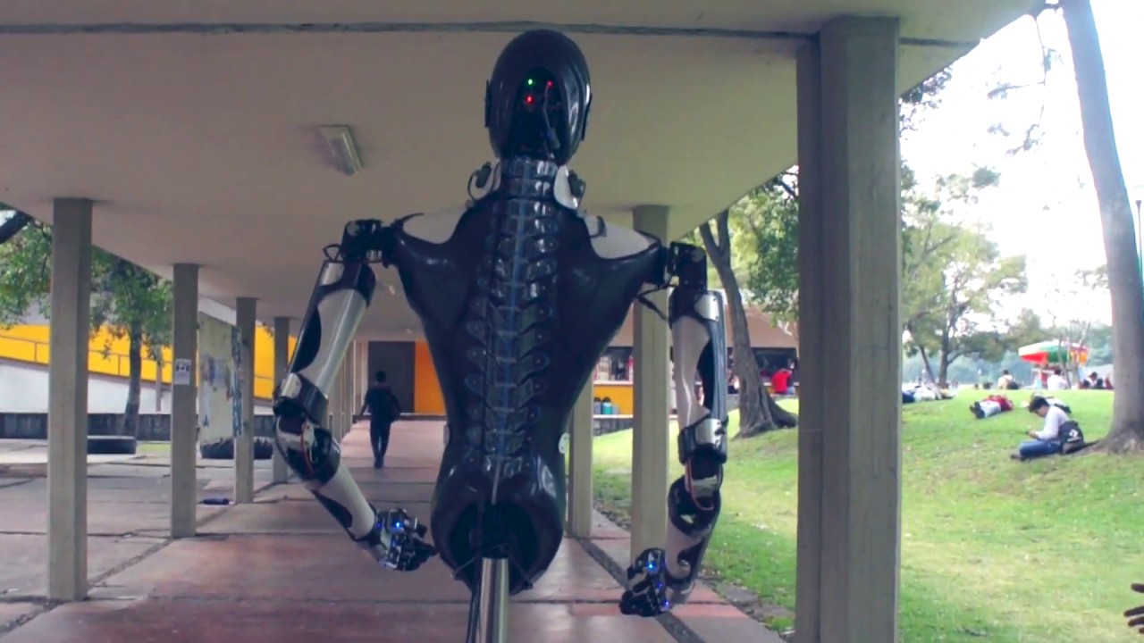Robot Centurión en la UNAM - YouTube