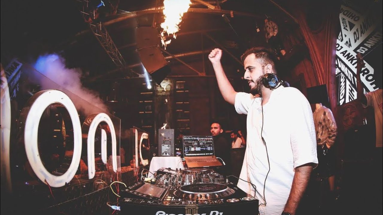 DJ Ankit Rohida Playing Hookah Bar Mashup | Live At Di Mora Club Pune ...