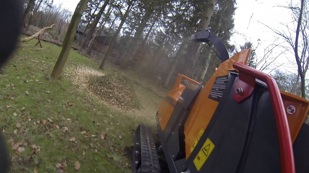 Först Tr6 Woodchipper in action - YouTube