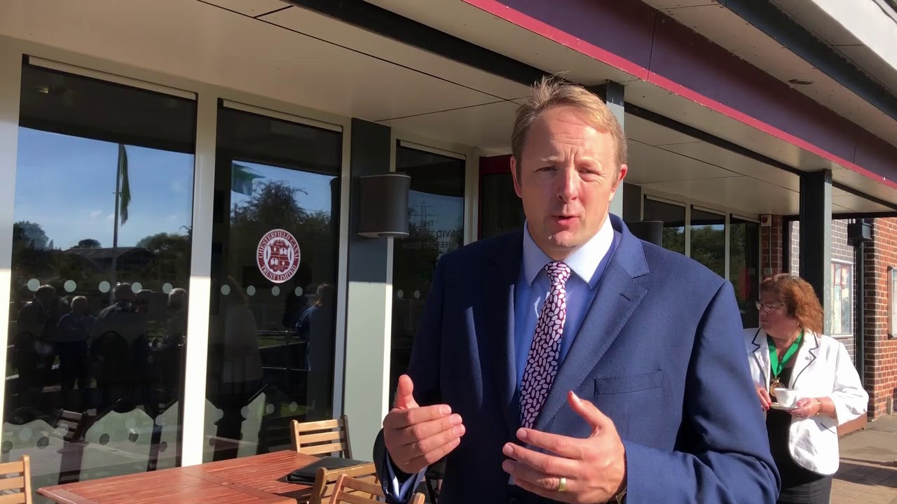 Toby Perkins MP discusses Chesterfield Canal - YouTube