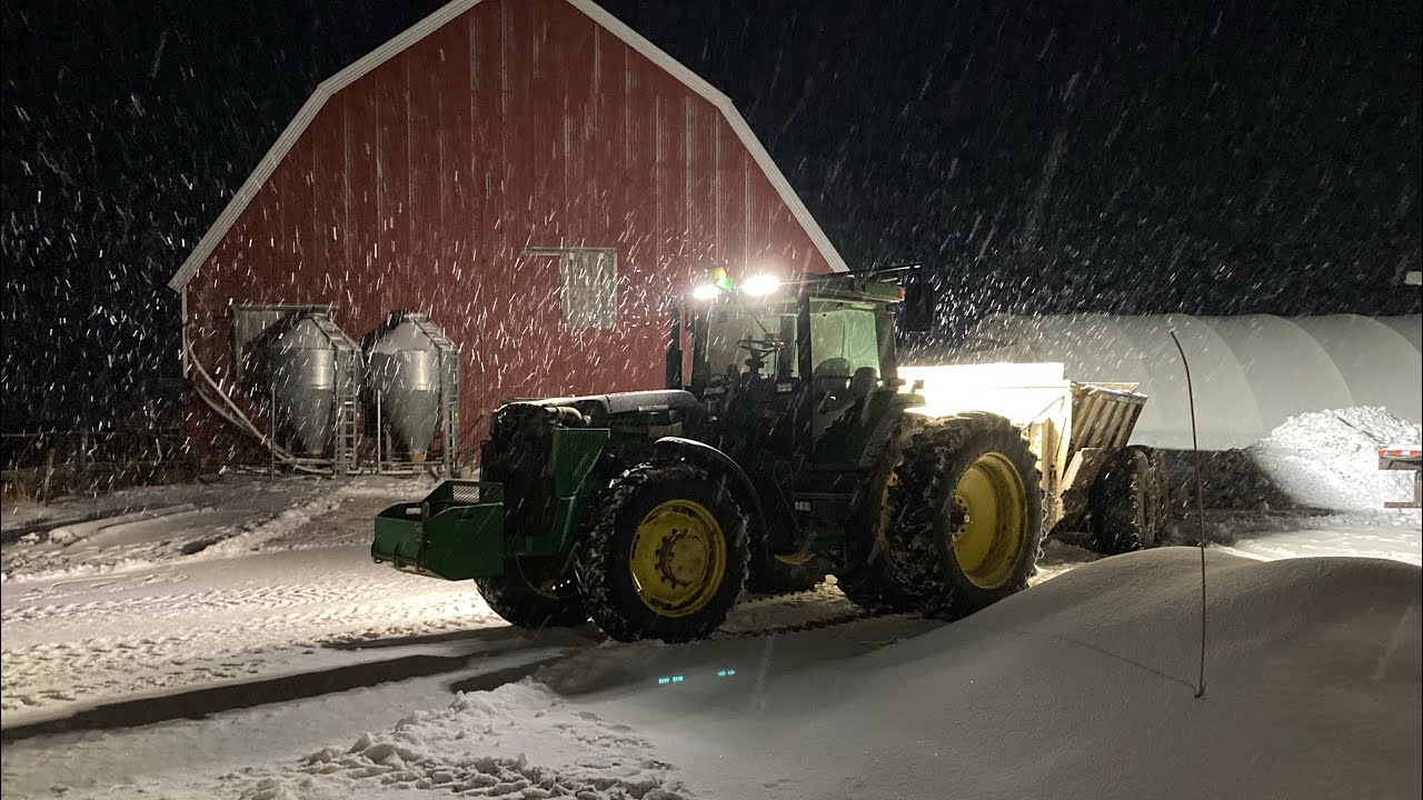 Hauling manure in a Minnesota blizzard - YouTube