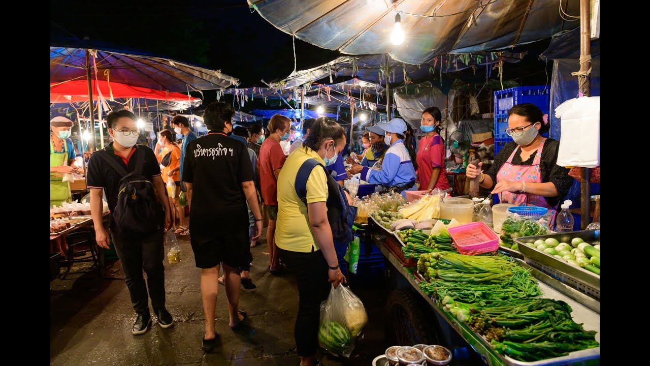 [4K] 2020 "Din Daeng Market Under Lockdown" local market at Pracha ...