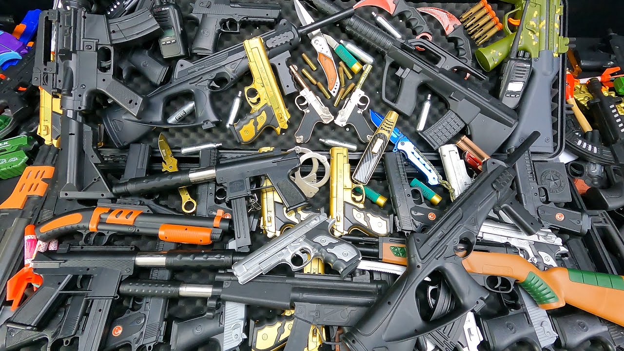 Desert Deagle Guns, Military Weapons, Special Forces Vests, Karambit ...