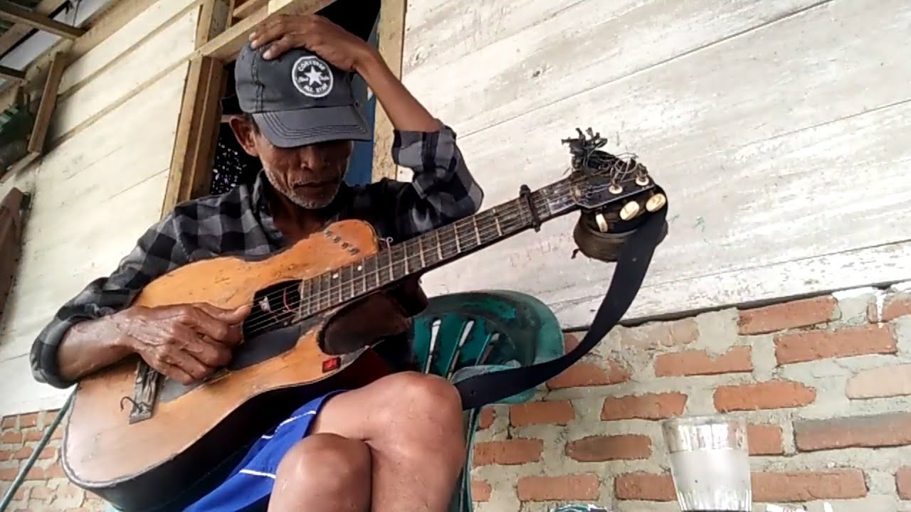 Instrumen Gitar Clasik Pengamen Tua - YouTube