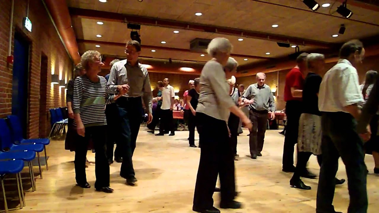 Dansk folkedans, Danish folk dancing, dänisches Volkstanzen (2) - YouTube