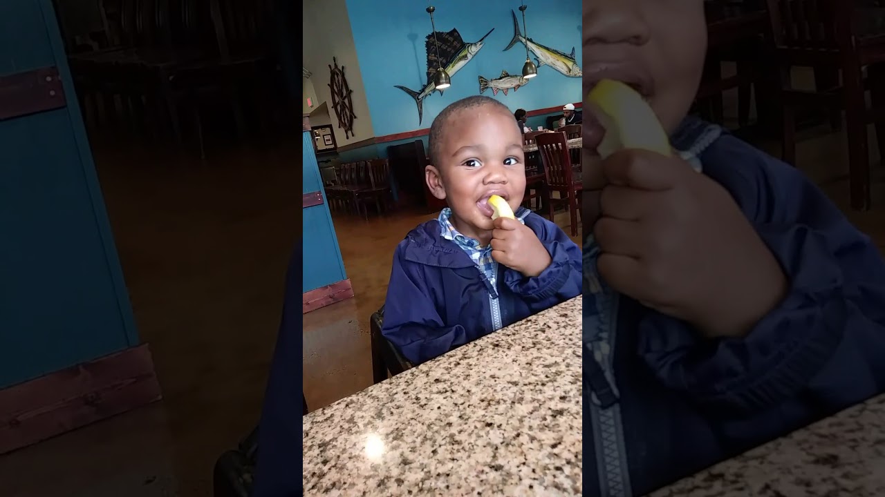 Baby's first time tasting a lemon - YouTube
