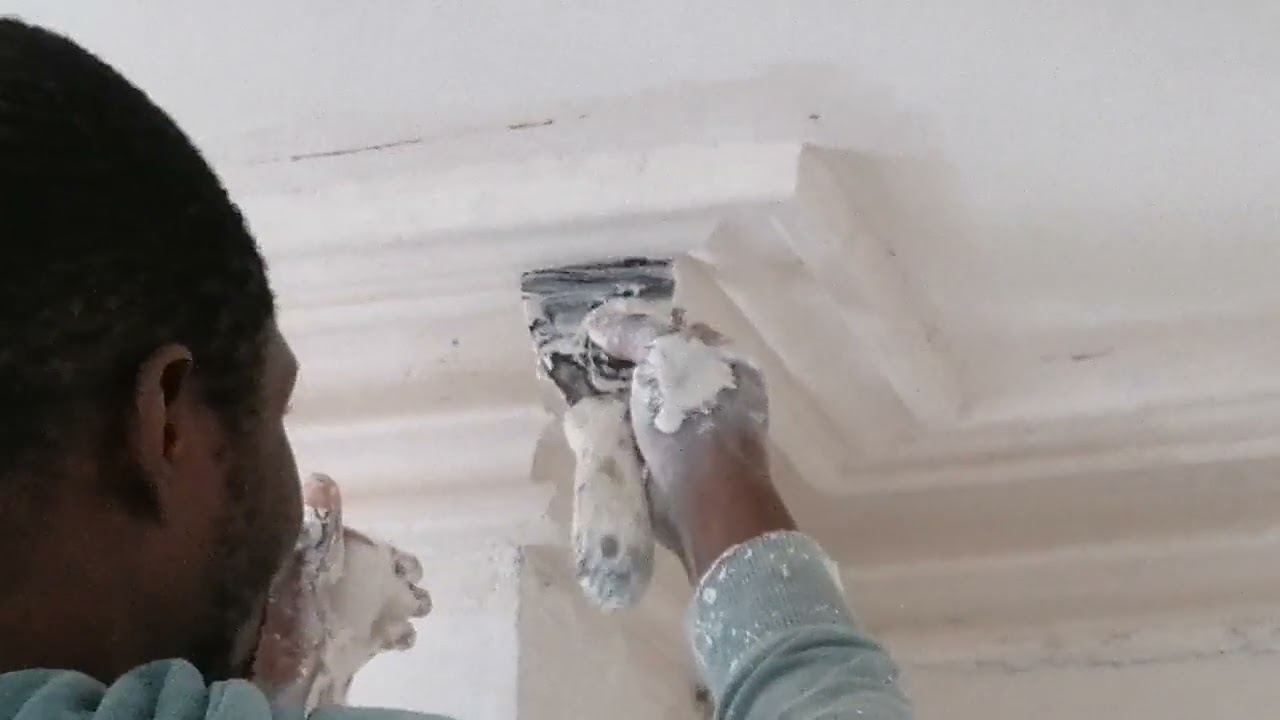 HOW TO CLOSE COVING MITRE JOINT - YouTube
