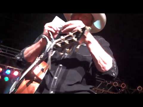 Alan Jackson signed my Boot - sings Dixie Highway Oct 6, 2012.mp4 - YouTube