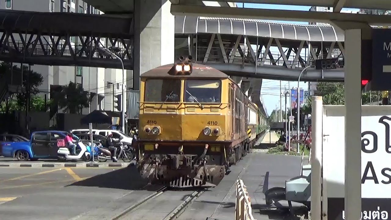 Thailand Railways 2023-Diesel Trains at Bangkok Asok, Makkasan, Hua Mak ...
