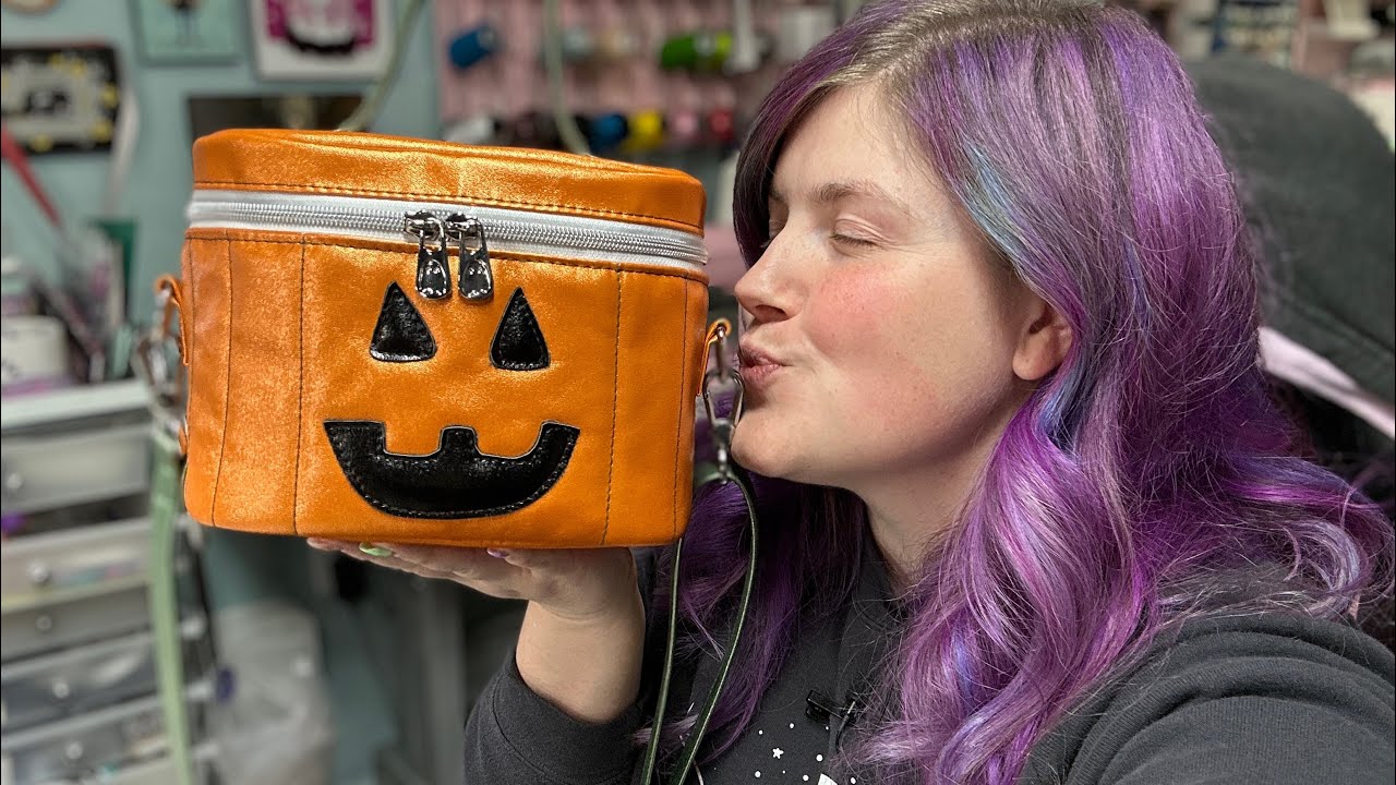 Cut & Sew : Making The Teresita Train Case by Oro Rosa Patterns - YouTube