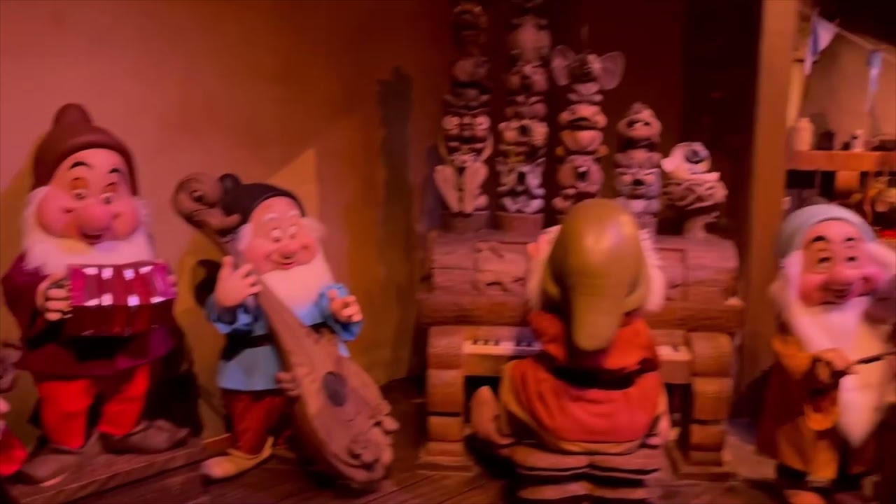 First Look Snow White's Enchanted Wish in Disneyland - YouTube