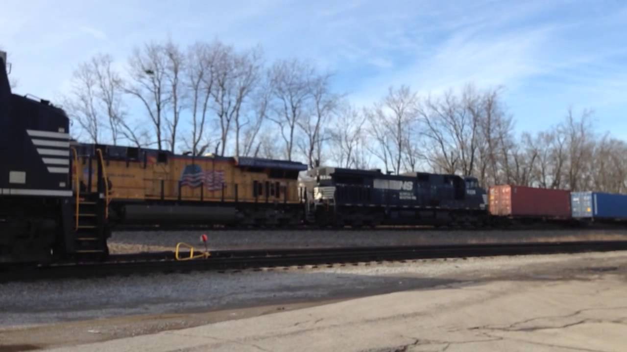 Union Pacific 5,000 GEVO Unit Delaplain Signal - YouTube