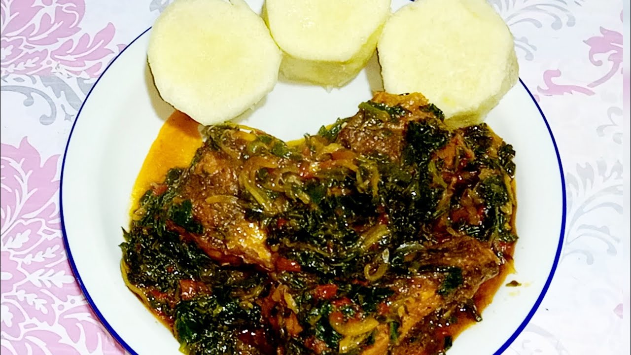 How To Cook A Delicious 😋 Nigerian Yam With Spinach Stew Recipe ...