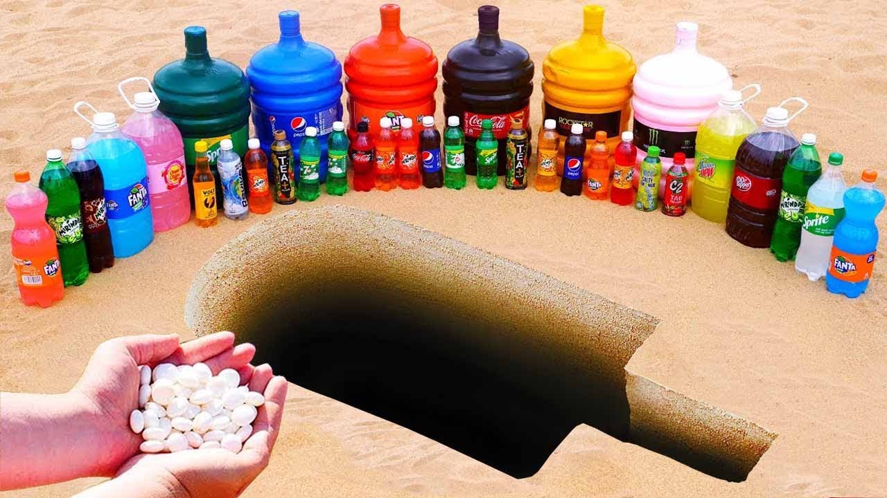 Experiment : MENTOS vs Giant Coca Cola, Sprite, Fanta, Monster, Chupa ...