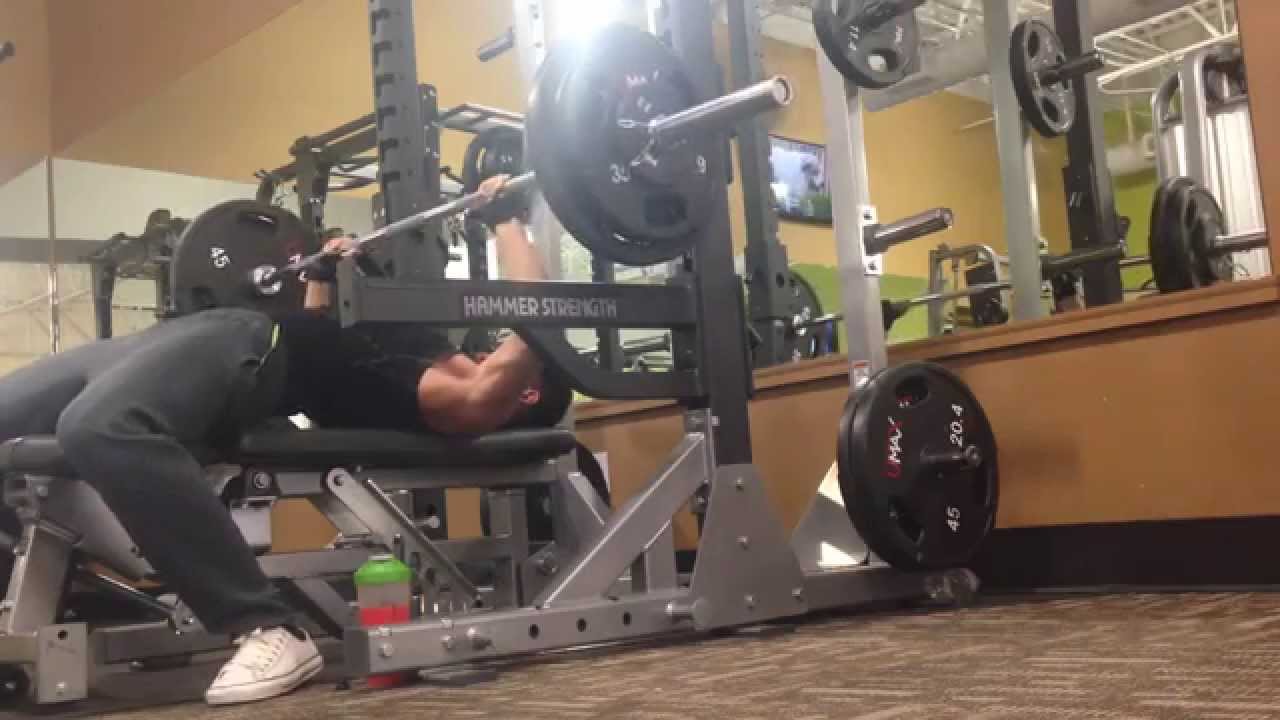 17 year old bodybuilder bench max out 215 pounds - YouTube