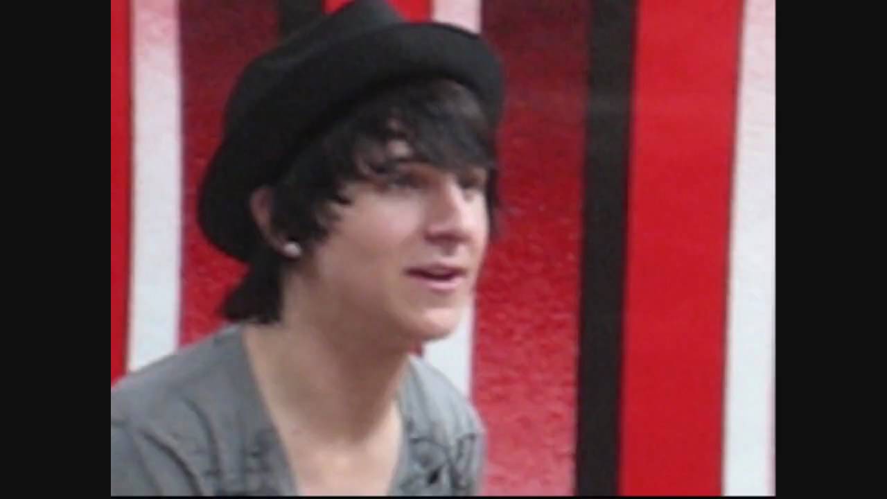 Mitchel Musso's CD Signing - YouTube