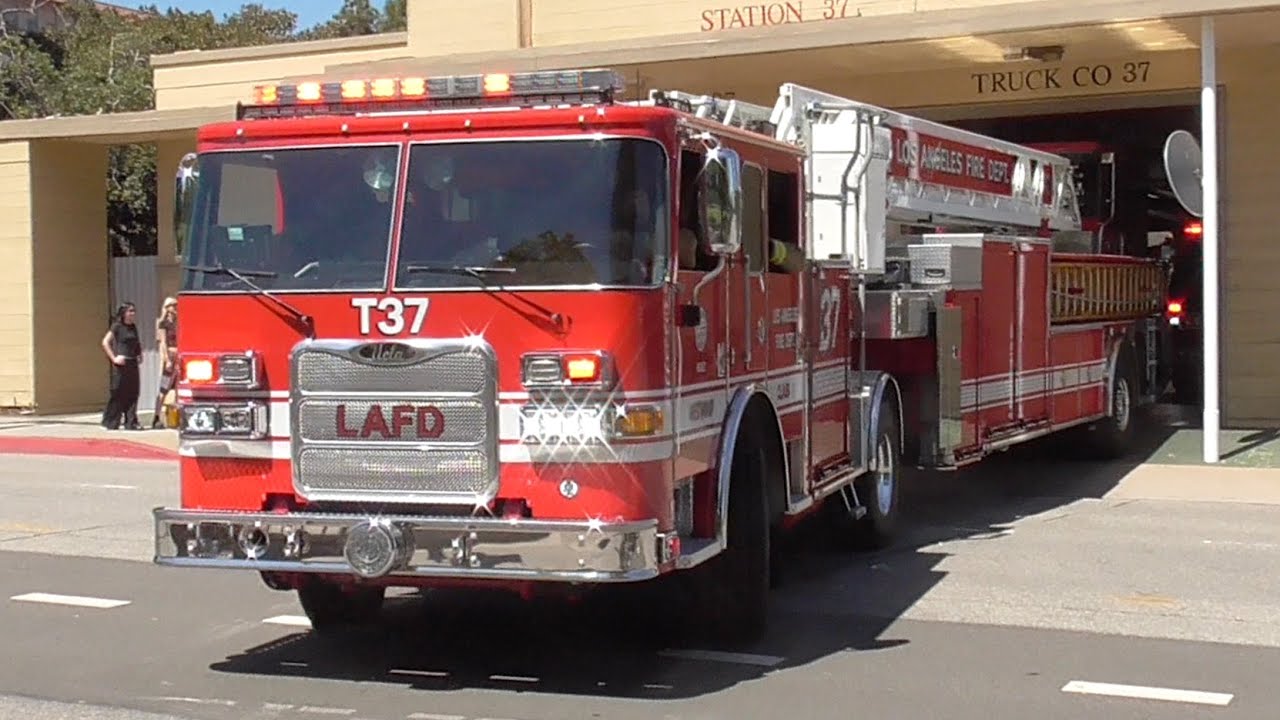 *AIR HORN* LAFD Light Force 37 Responding 5/21/2025 - YouTube