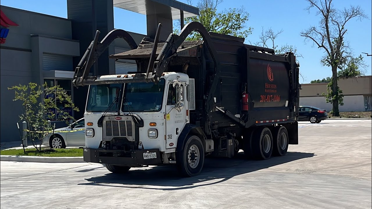 Houston waste services:Peterbilt 520 Heil Half/pack 312 - YouTube